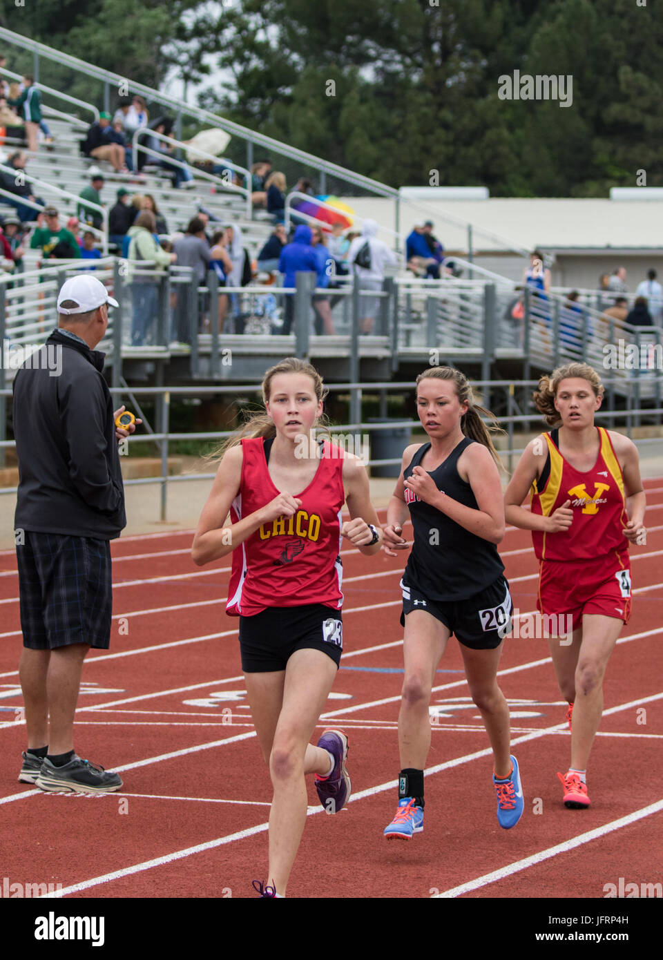 Teen running track hi-res stock photography and images - Alamy