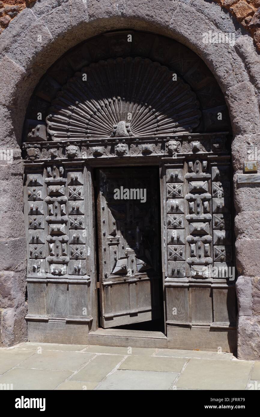 The Deanery, 10 Cathedral Close. Old Medieval Oak Door on Cathedral ...