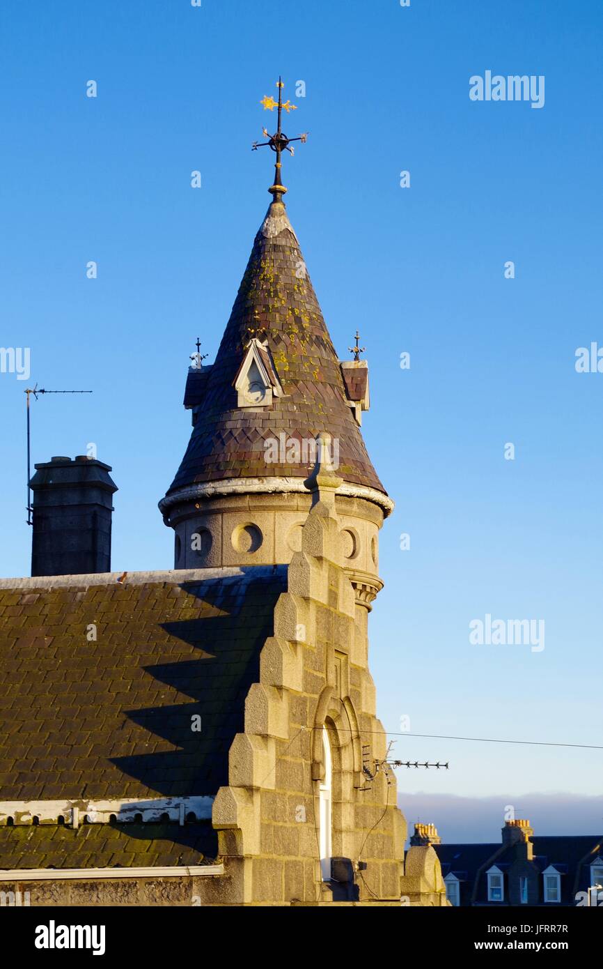 Gothic Gate House, Trinity Cemetery, Aberdeen, Scotland, UK. April ...