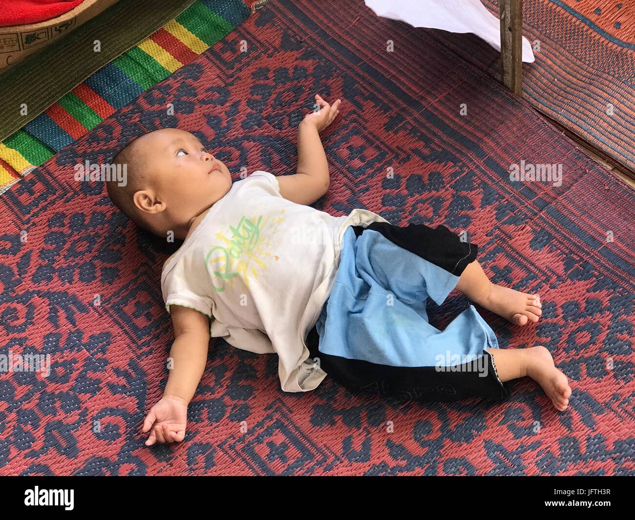 Kids pat-time inside Saguiaran evacuation site. (Photo by Sherbien ...