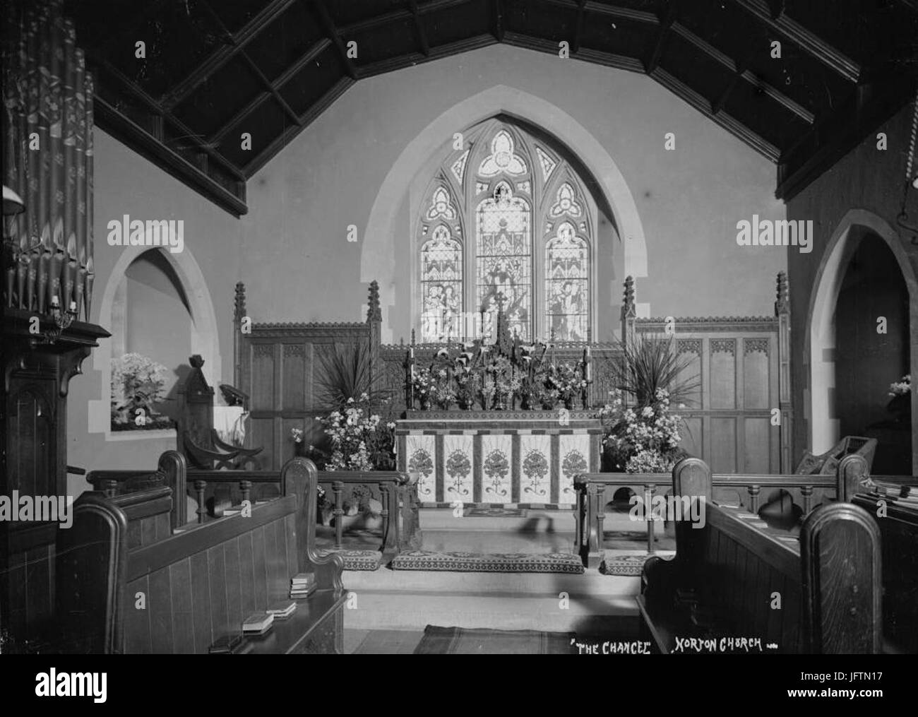 Medieval church interior uk Black and White Stock Photos & Images - Alamy