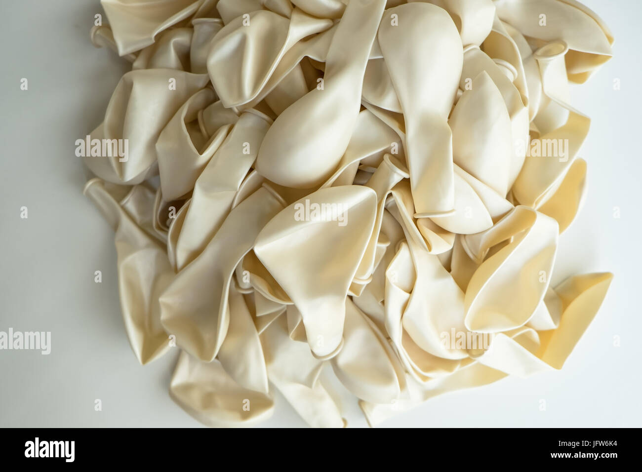 Inflated deflated balloon hi-res stock photography and images - Alamy