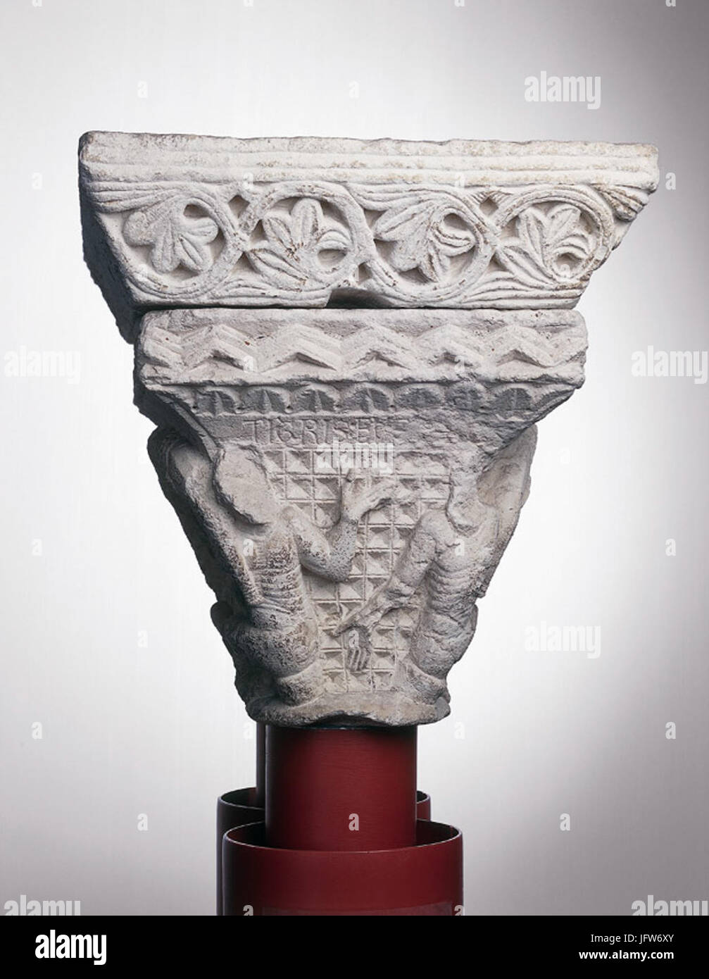 Quatre colonnes hi-res stock photography and images - Alamy