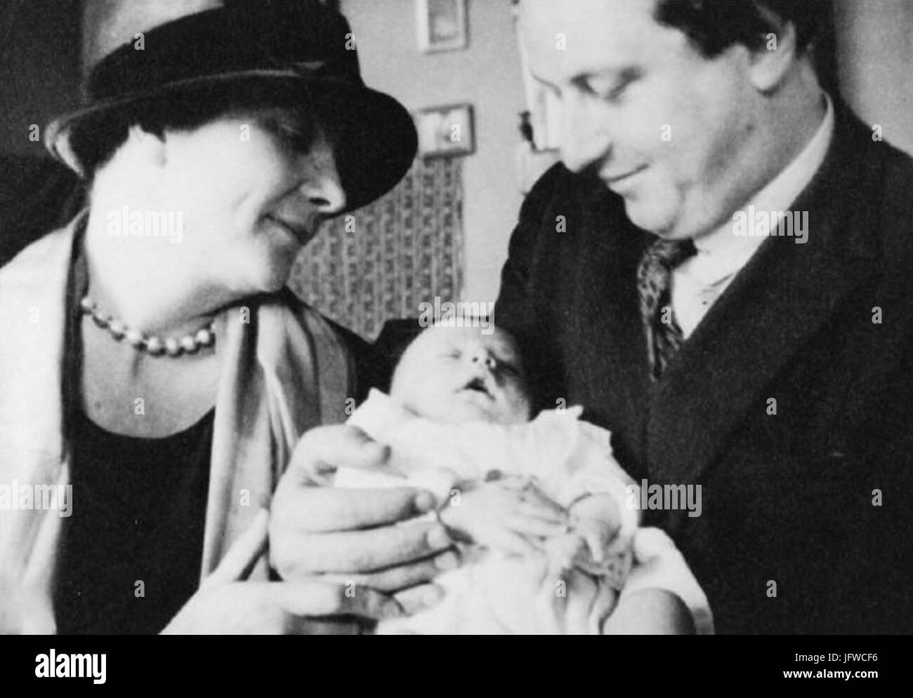 Arthur Honegger 26 Claire Croiza with son Jean-Claude 1926 Stock Photo ...