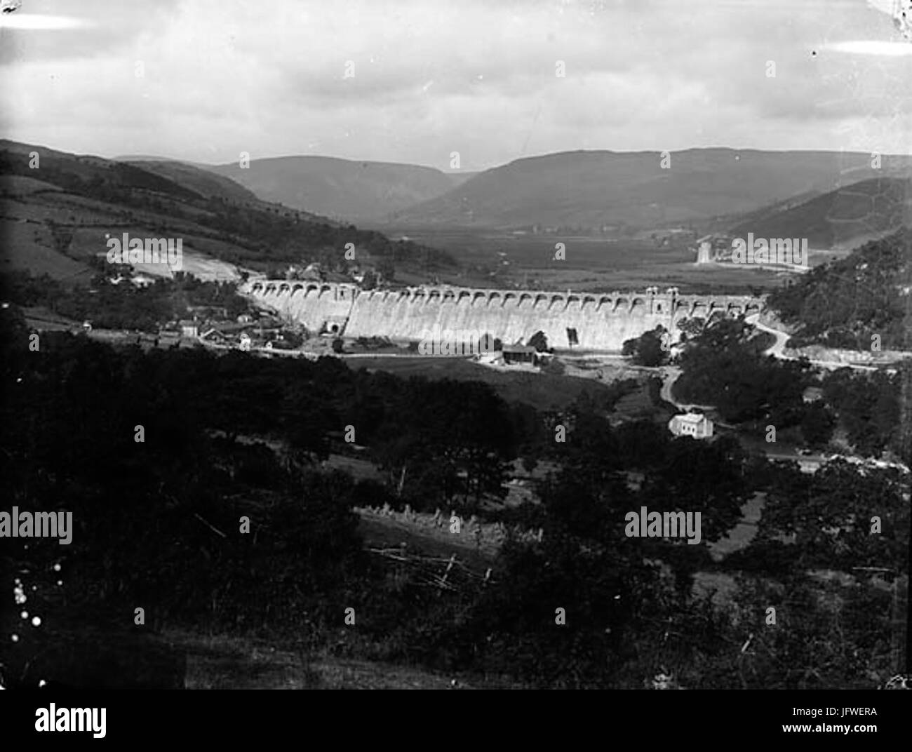 Dam at llanwddyn hi-res stock photography and images - Alamy