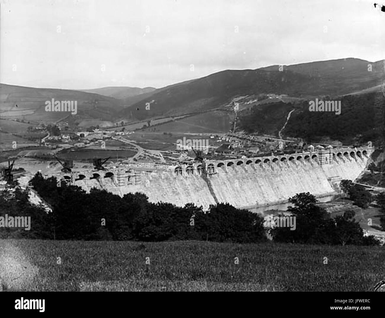 Dam at llanwddyn hi-res stock photography and images - Alamy