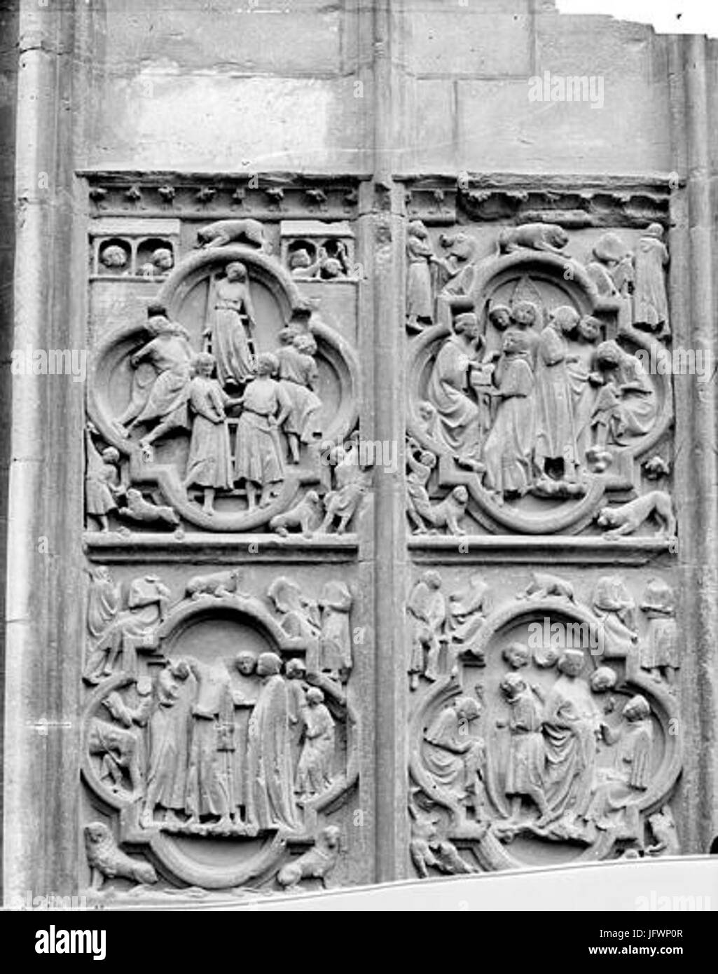 Notre dame de paris bas relief hi-res stock photography and images - Alamy