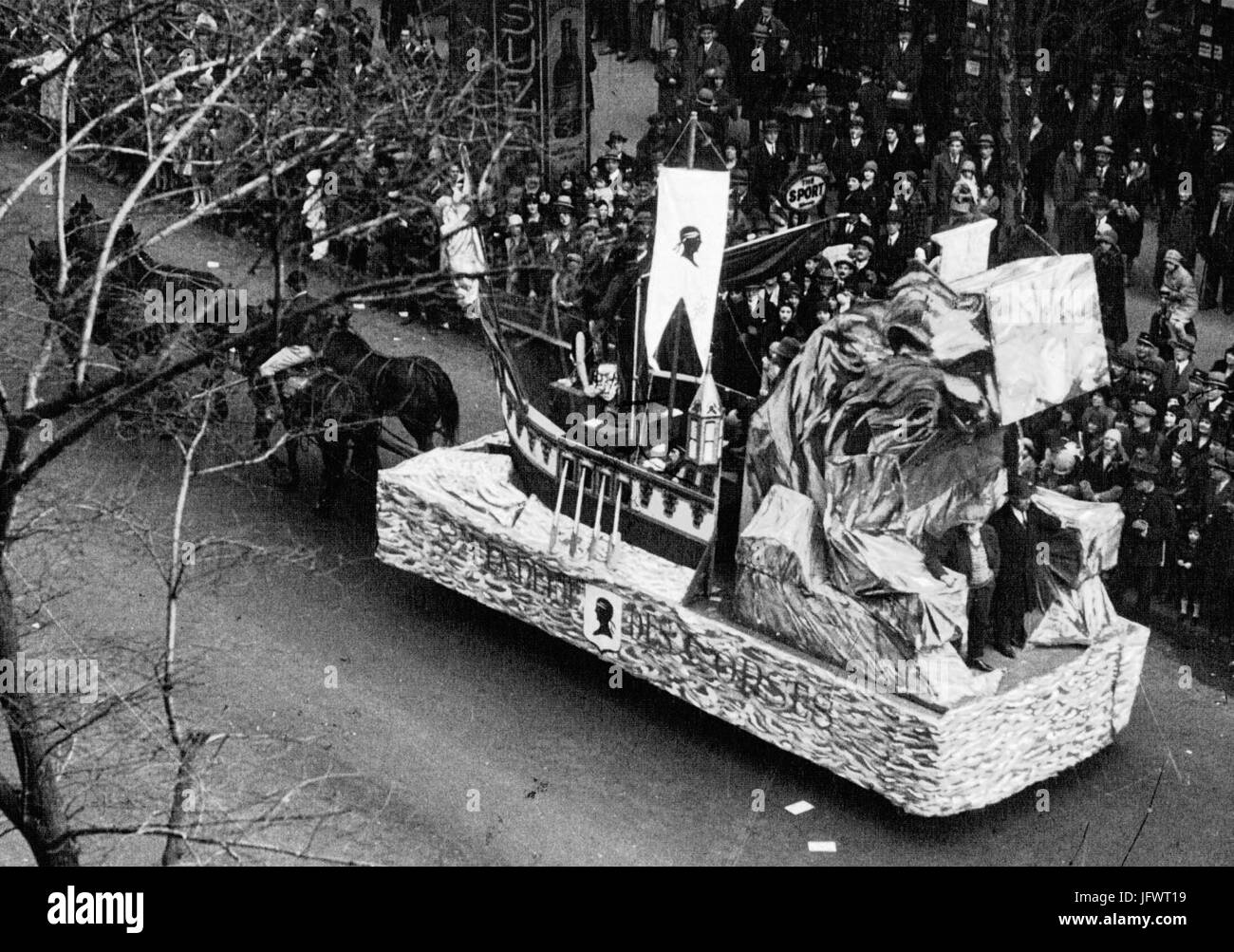 Fashion 1930 paris Black and White Stock Photos & Images - Alamy
