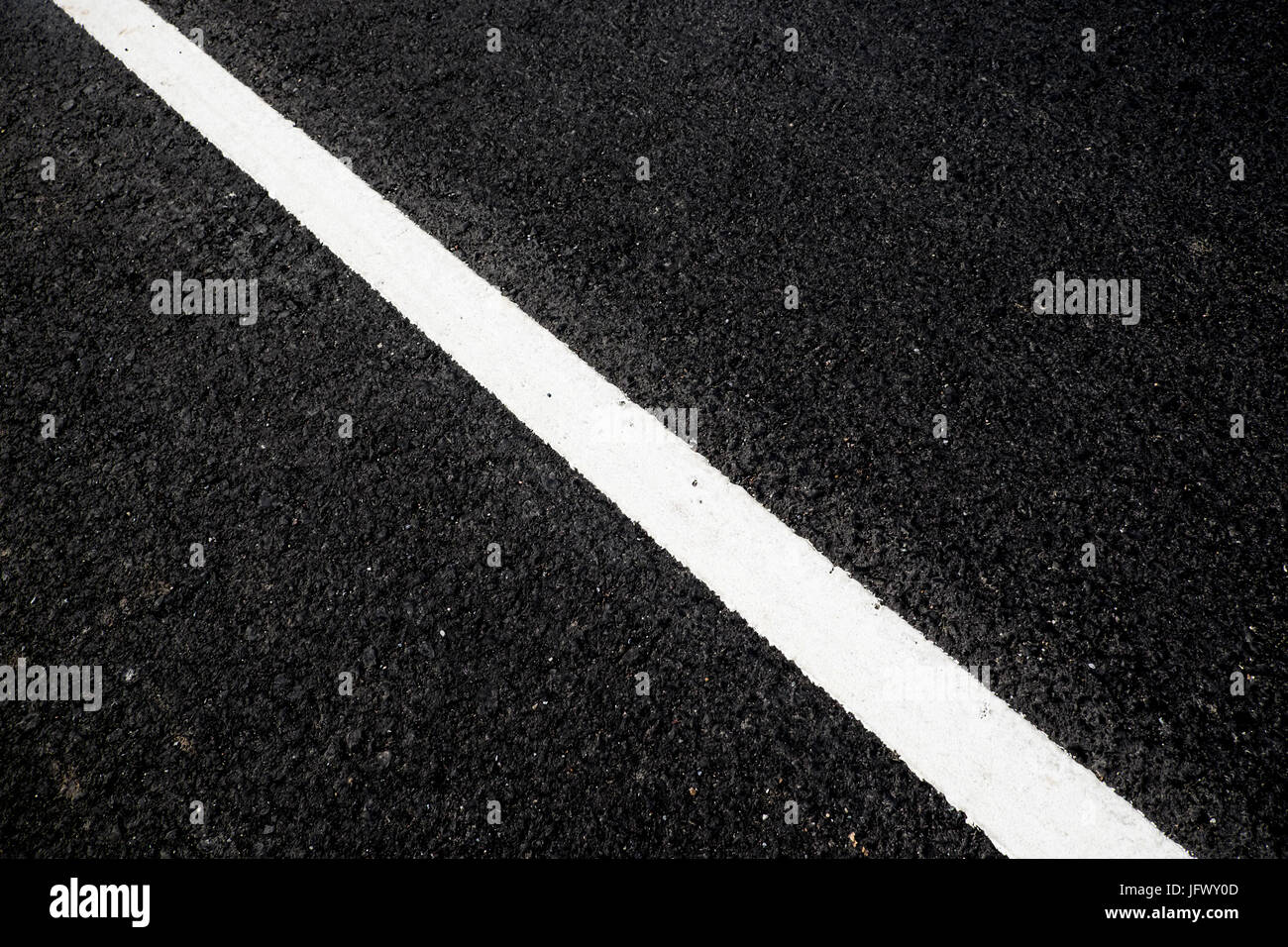 Pebble white line hi-res stock photography and images - Alamy