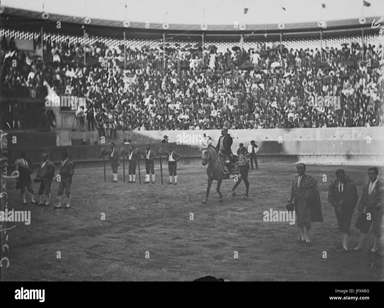 Corrida illustration Black and White Stock Photos & Images - Alamy
