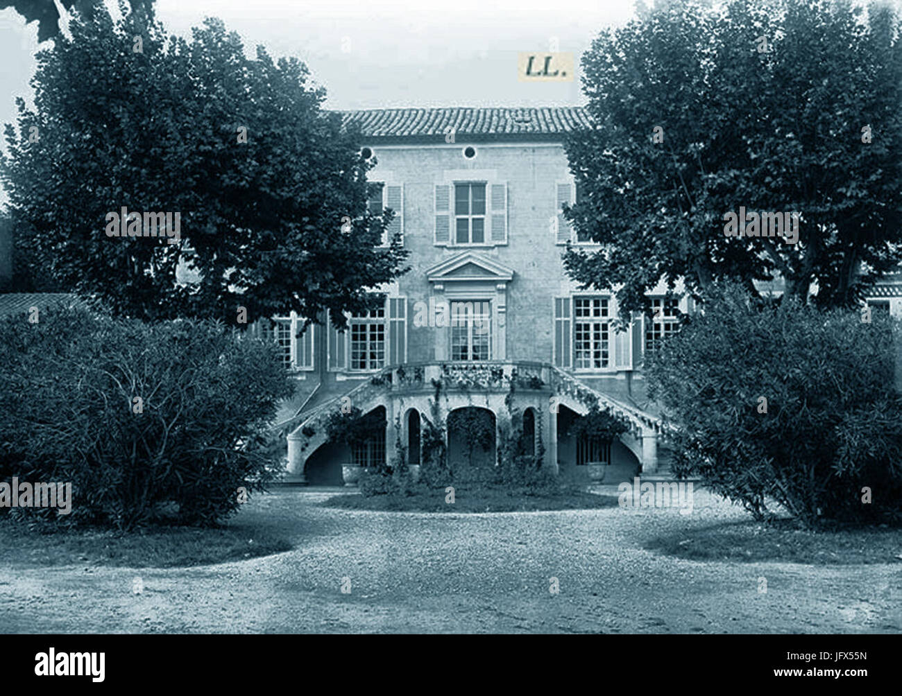 La courtine hi-res stock photography and images - Alamy