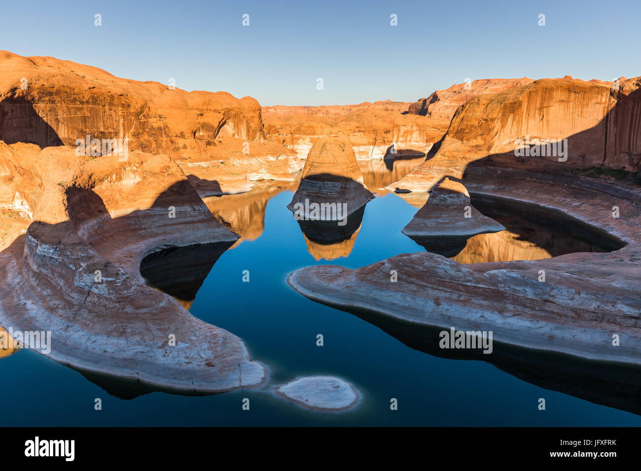 Reflection Canyon at Lake Powell in Glen Canyon National Recreation ...