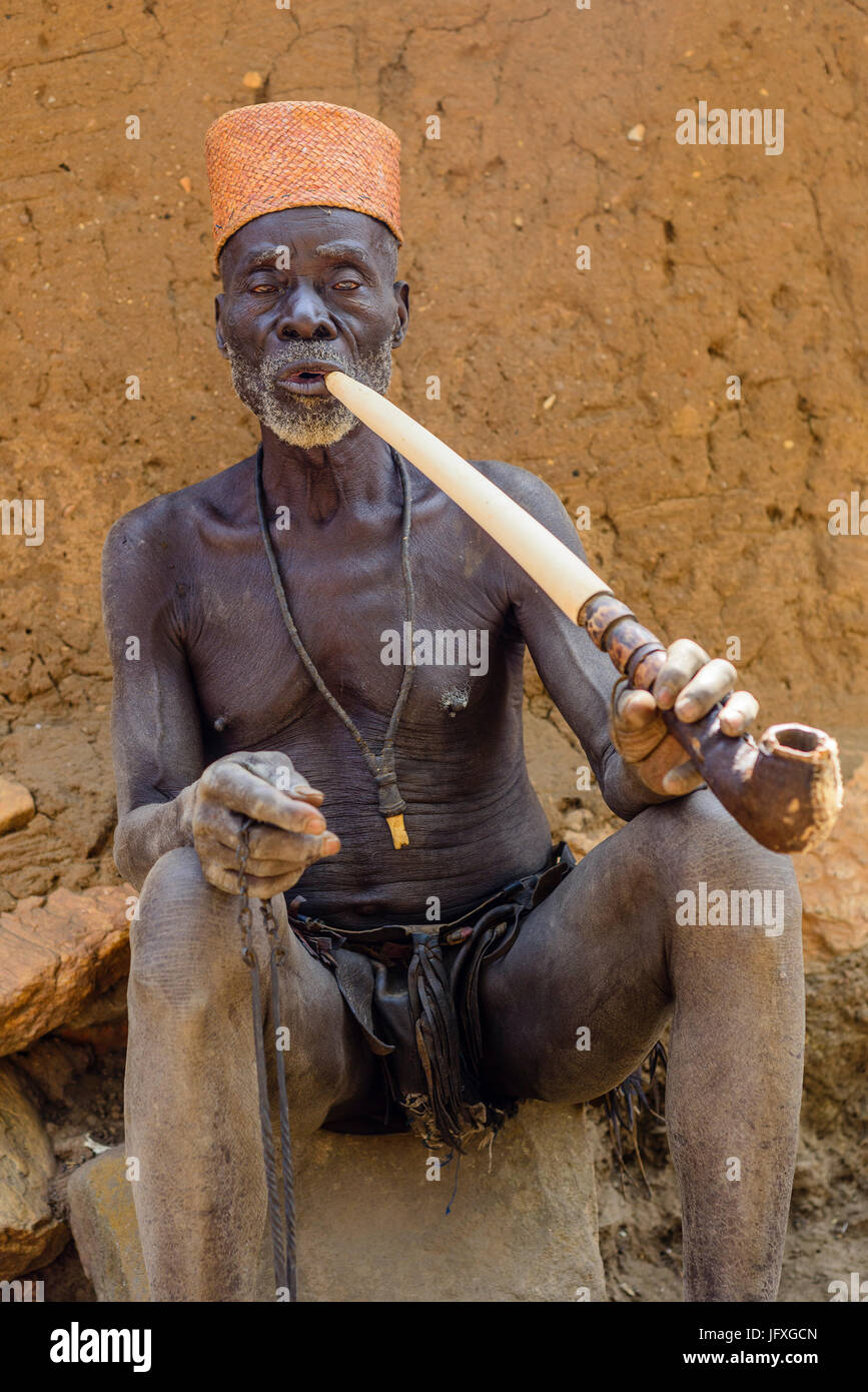 Traditional Taneka village in Benin Stock Photo - Alamy
