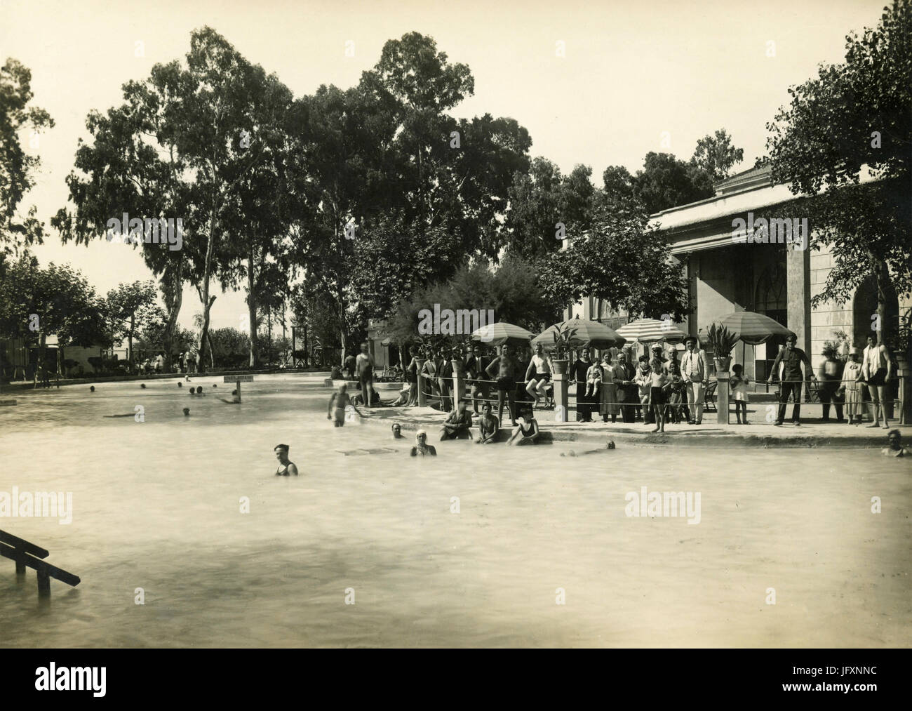 1940's swimming pool hi-res stock photography and images - Alamy