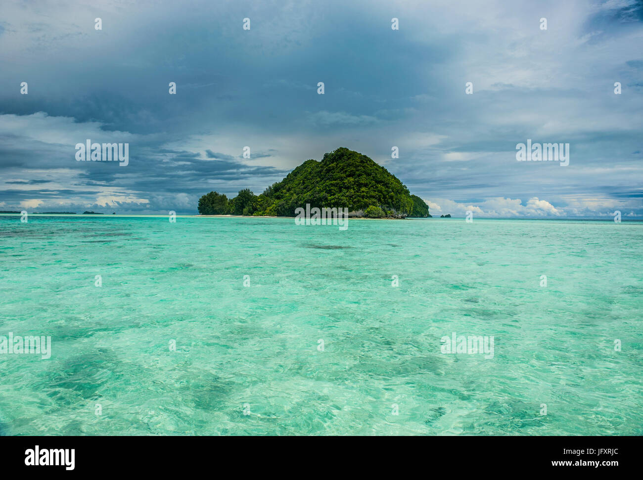 Little island in rock islands hi-res stock photography and images - Alamy