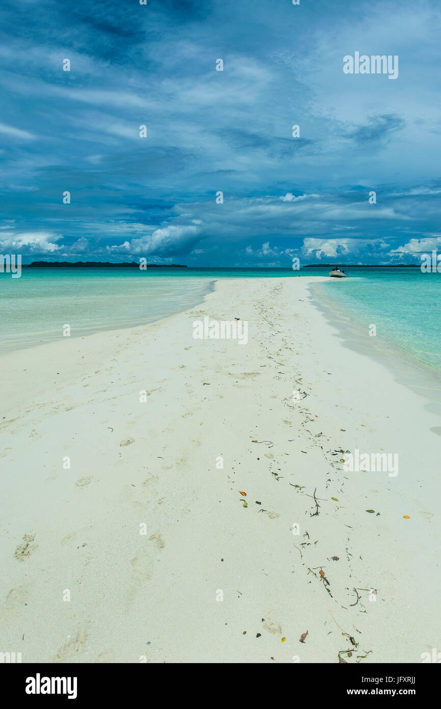 Little sand strip appearing in Low tide at the Rock islands, Palau ...