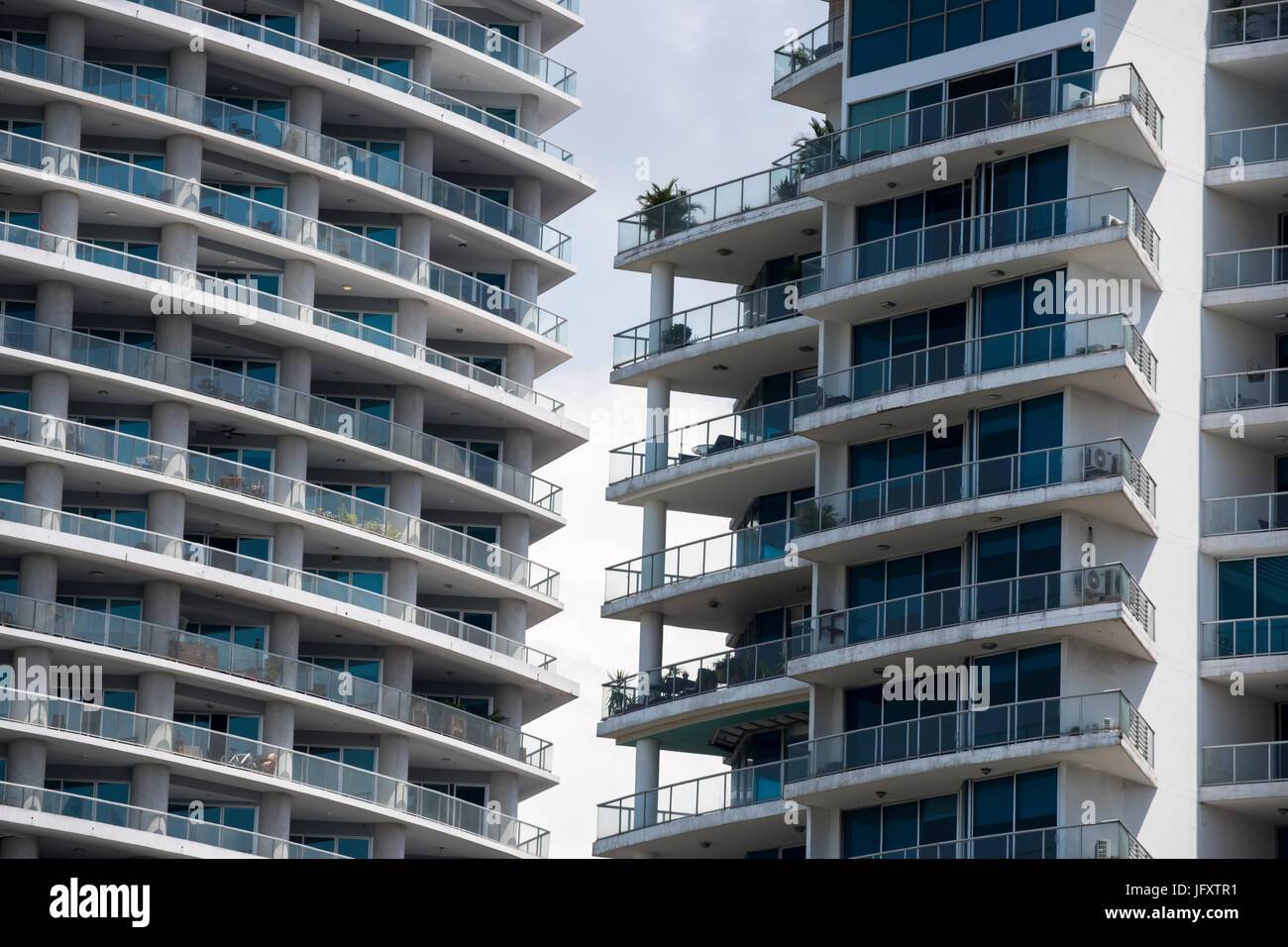 Ocean towers apartment building hi-res stock photography and images - Alamy