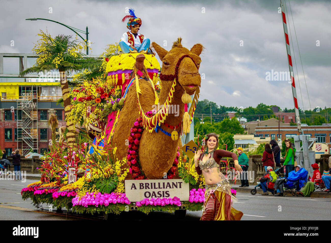 Rose parade float dancer hi-res stock photography and images - Alamy