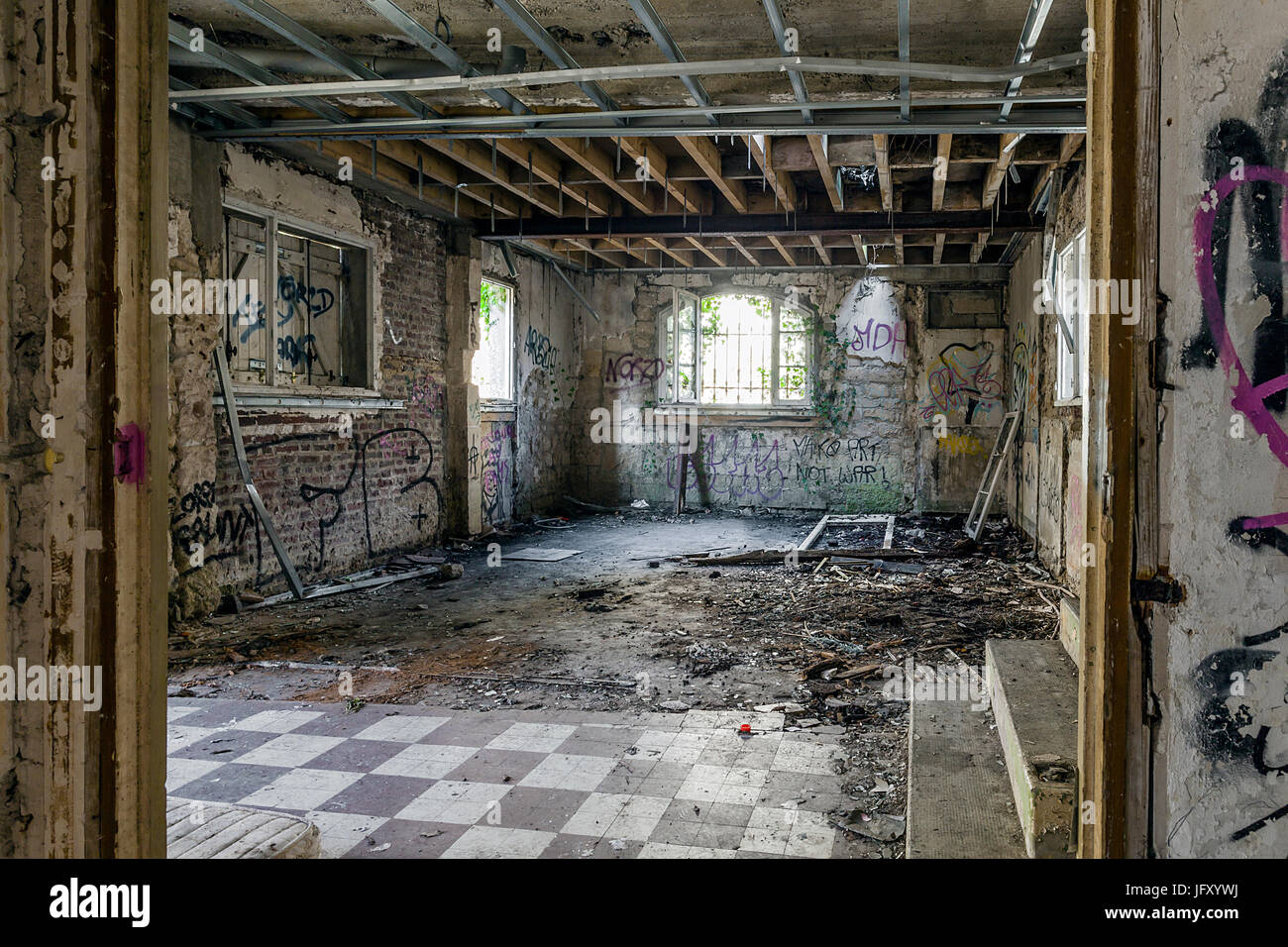 Urbex hi-res stock photography and images - Alamy