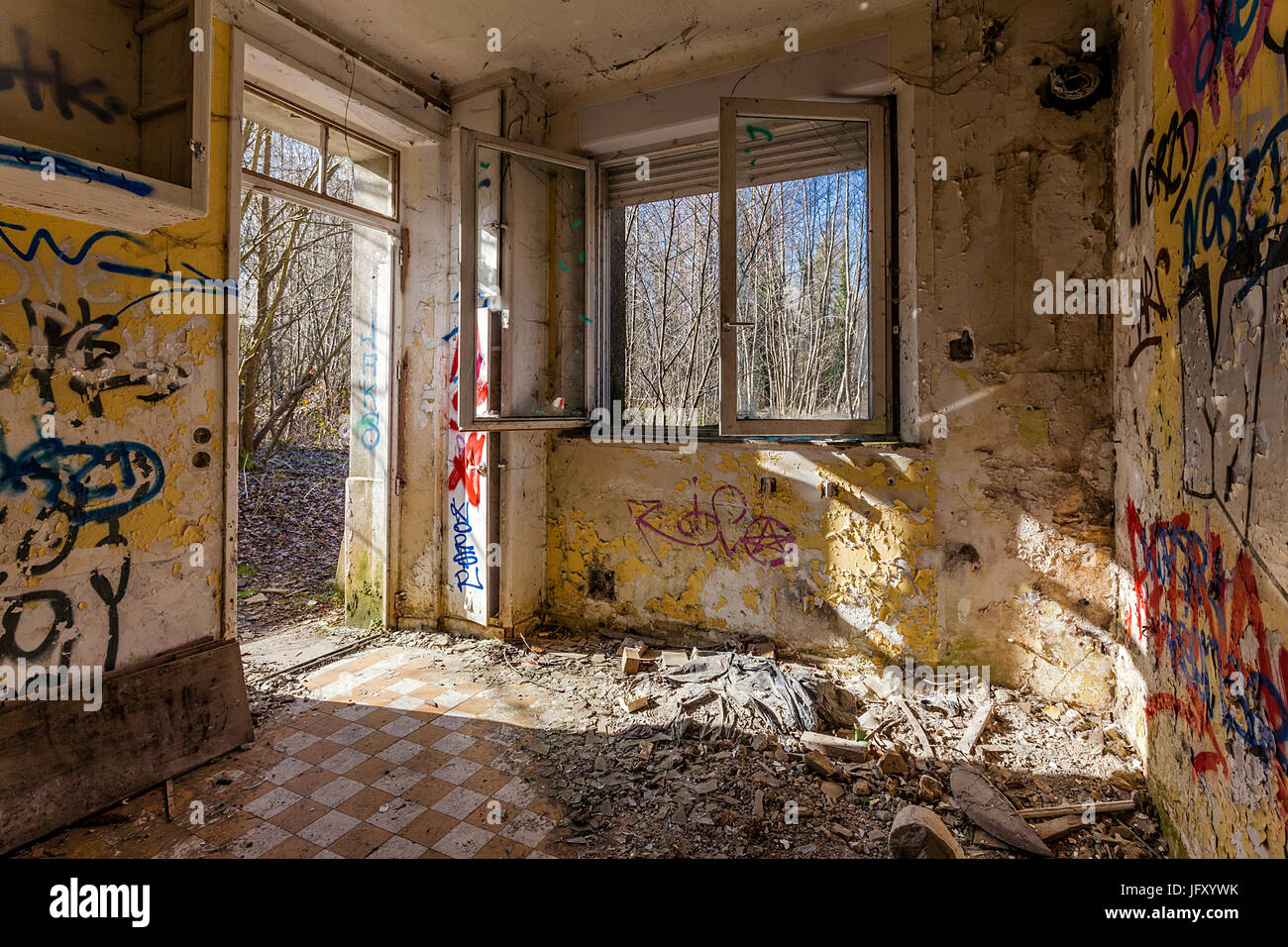 Abandoned factory. urbex Stock Photo - Alamy