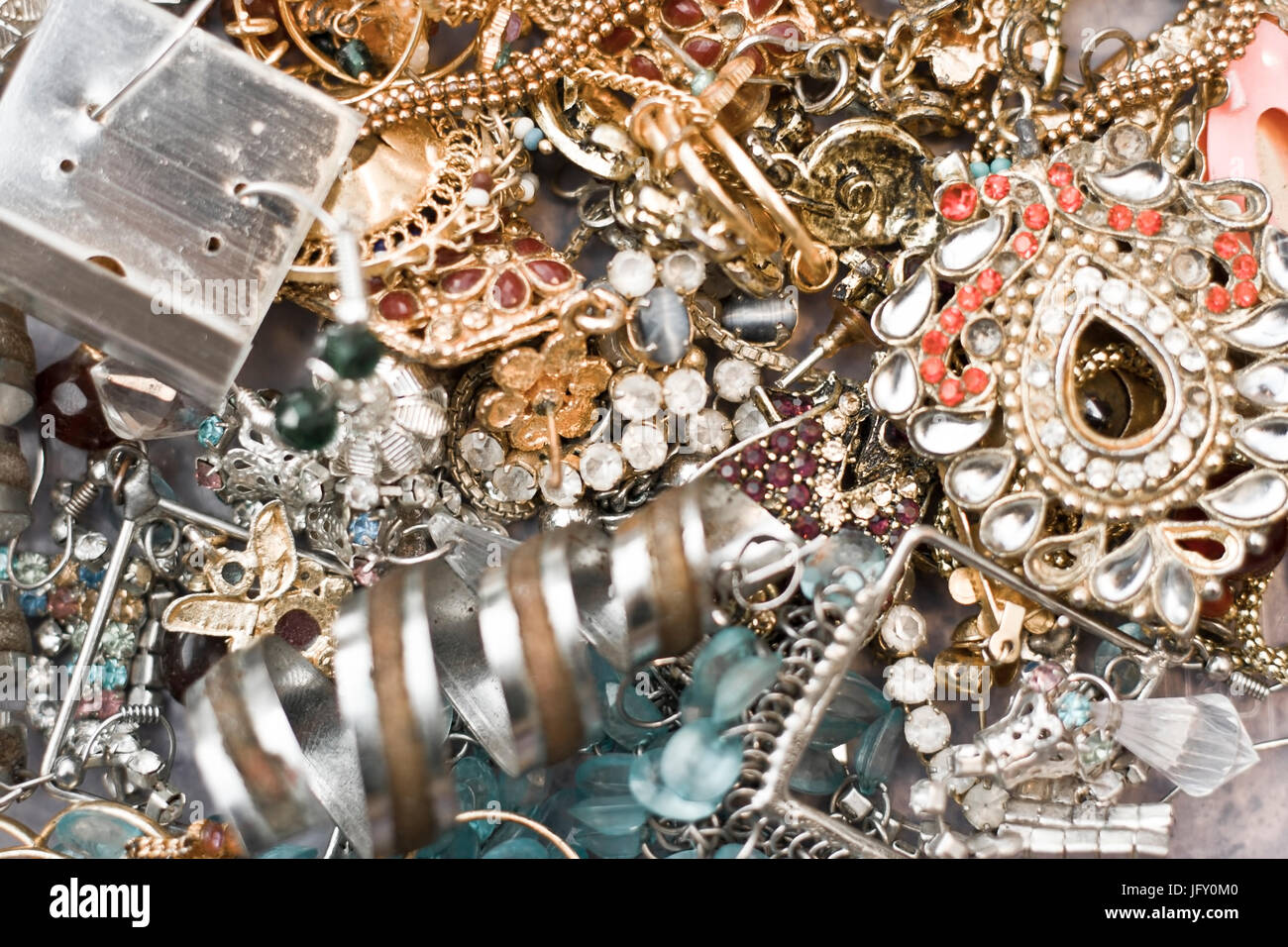 Gold money key ring hi-res stock photography and images - Alamy