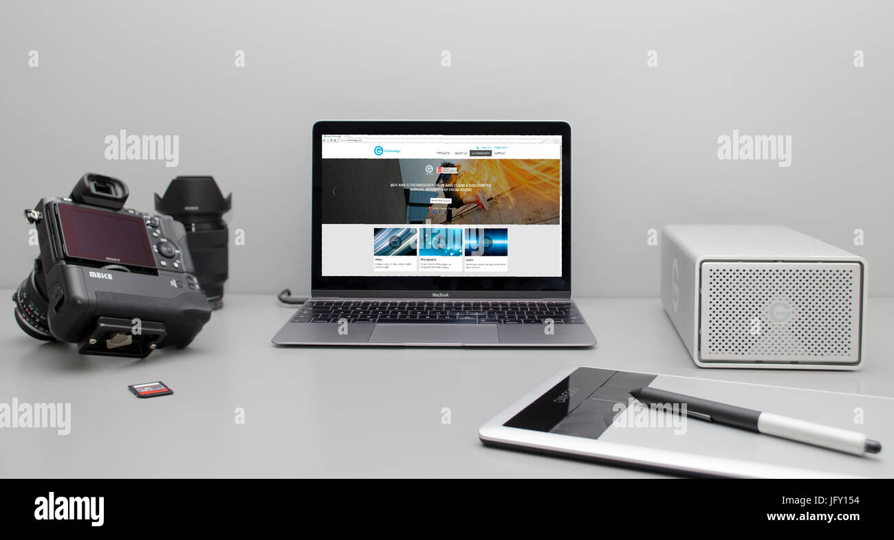 Desk Setup High Resolution Stock Photography and Images - Alamy