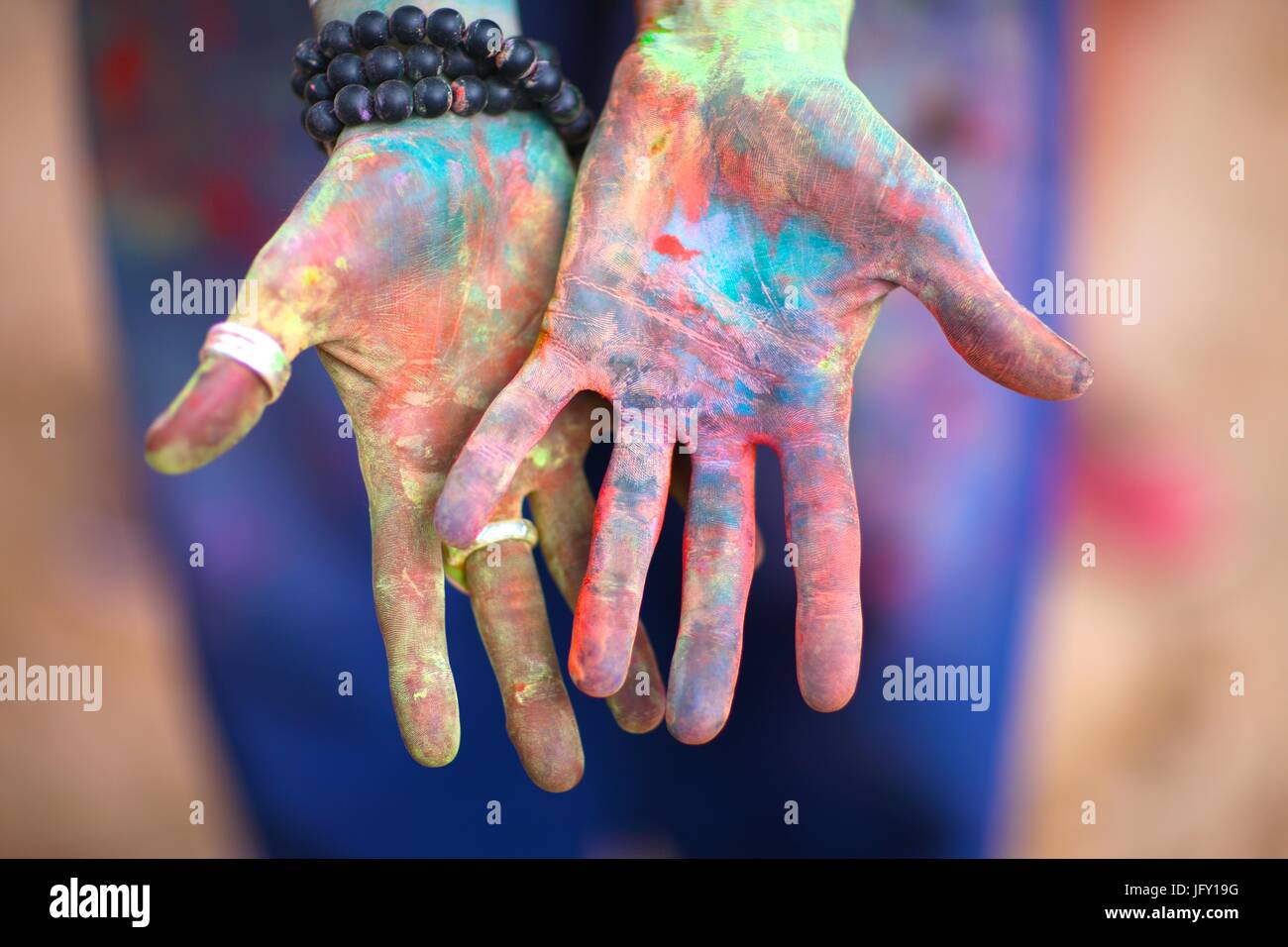 Holi festival india hands hi-res stock photography and images - Alamy