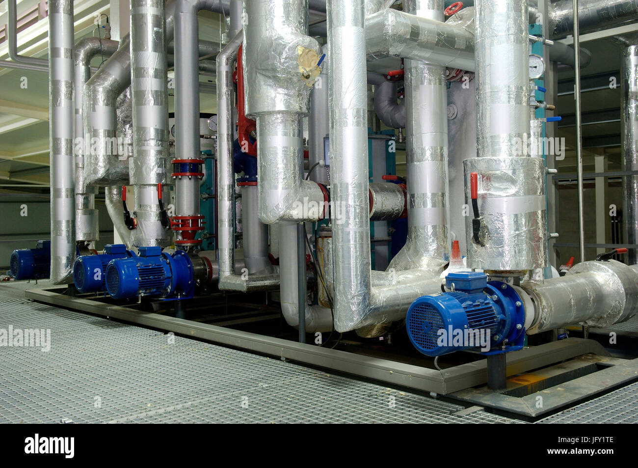 Control room water treatment plant hi-res stock photography and images ...