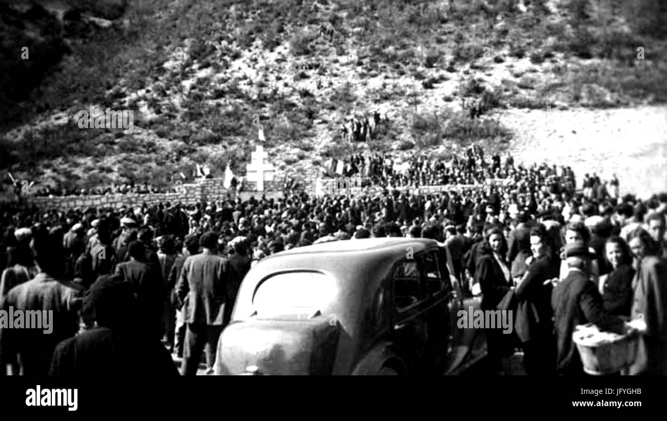 Eygalayes Premier rassemblement en 1945 au cimetière des martyrs d'Izon ...
