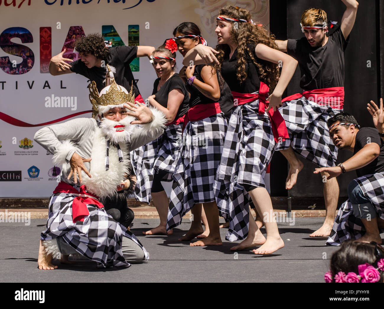 Monkey dance hi-res stock photography and images - Alamy