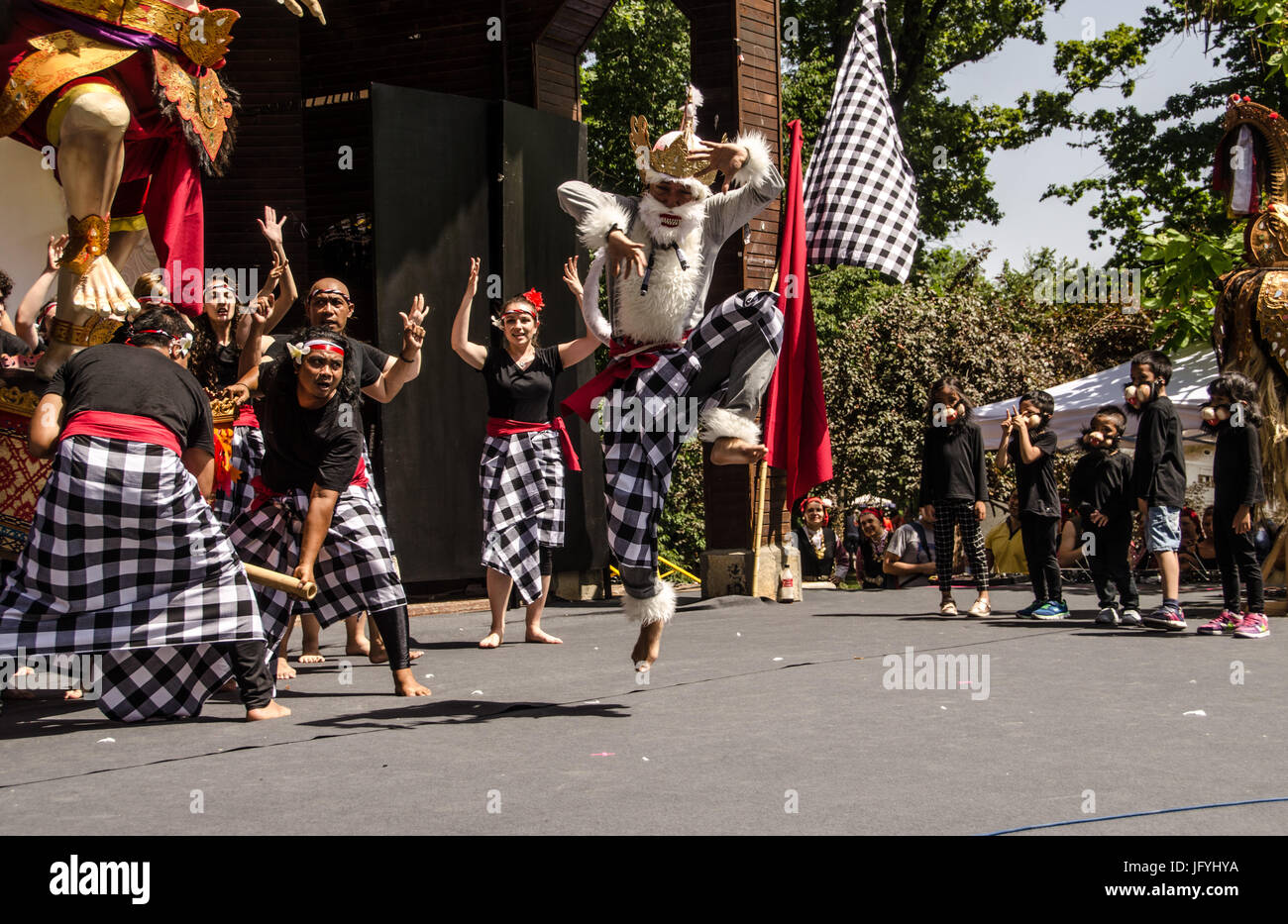 Kecak monkey dance hi-res stock photography and images - Alamy