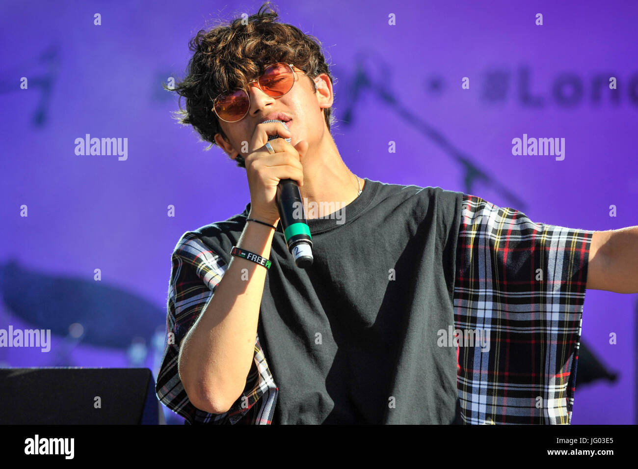 Muslim singer hi-res stock photography and images - Alamy