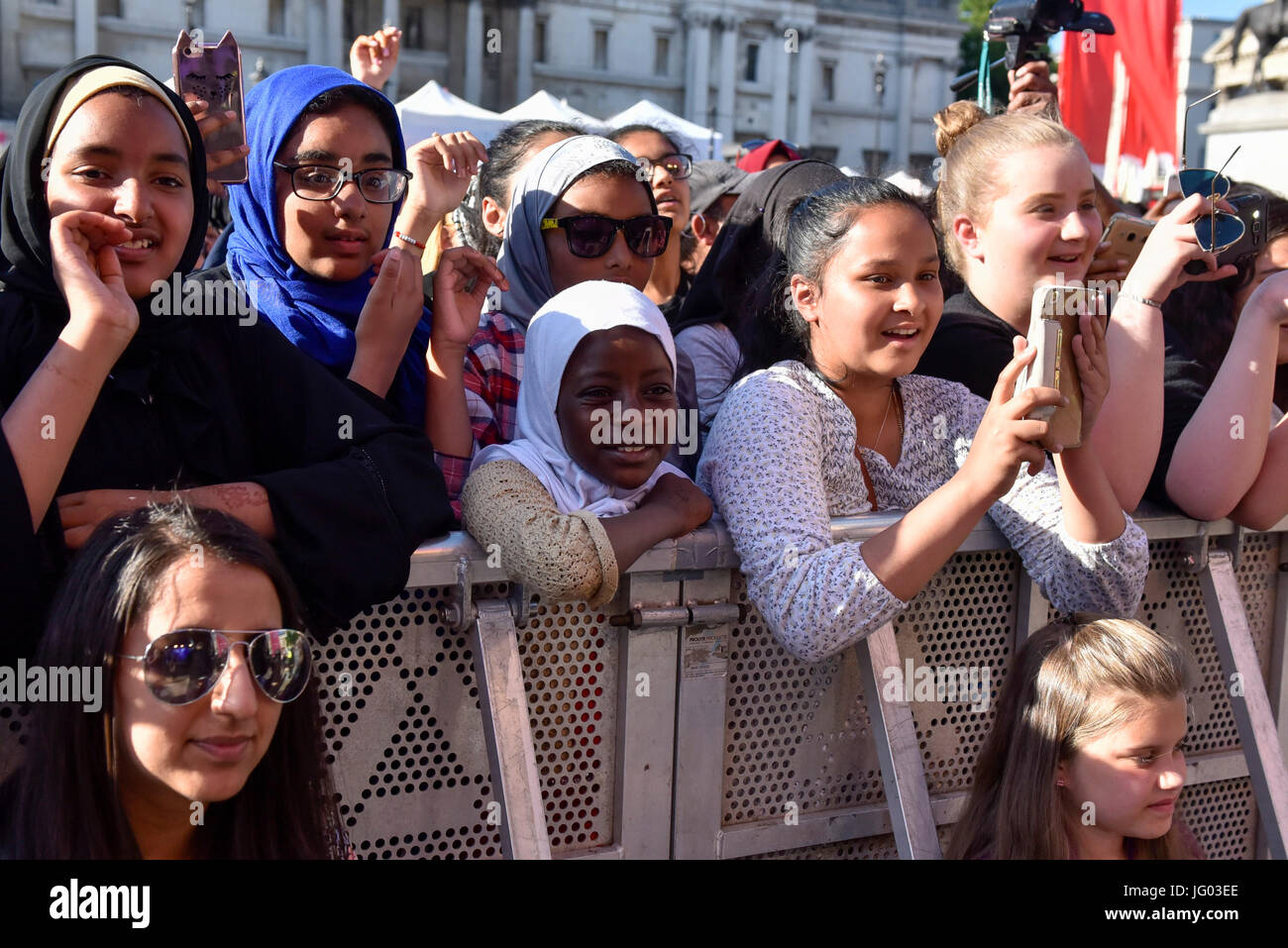 London Harris's Instagram, Twitter & Facebook on IDCrawl