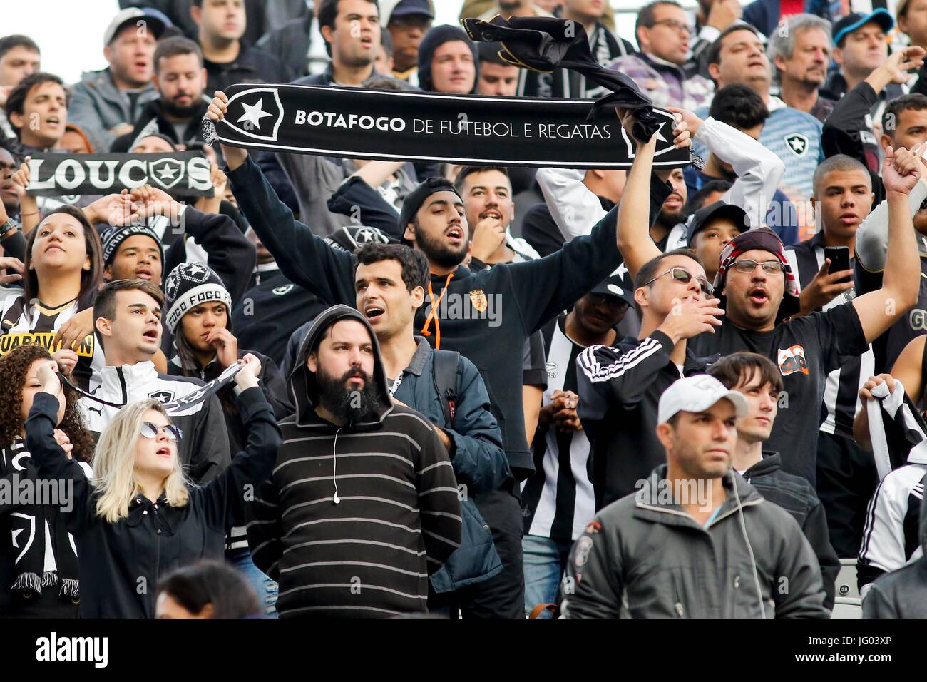 SÃO PAULO, SP - 02.07.2017: CORINTHIANS X BOTAFOGO - Botafogo fans ...