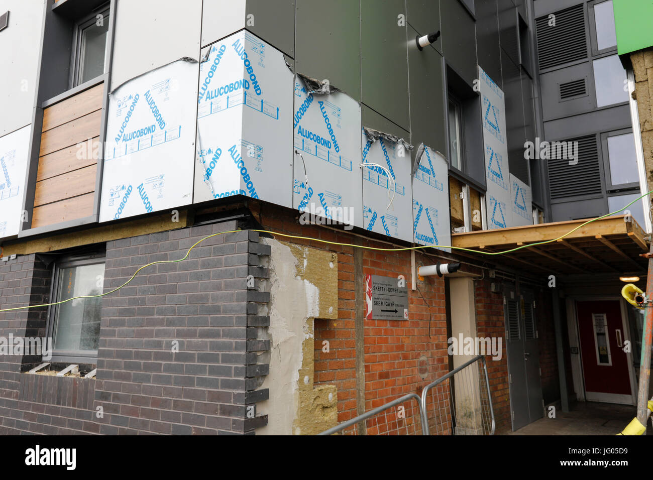 Grenfell tower cladding hi-res stock photography and images - Alamy