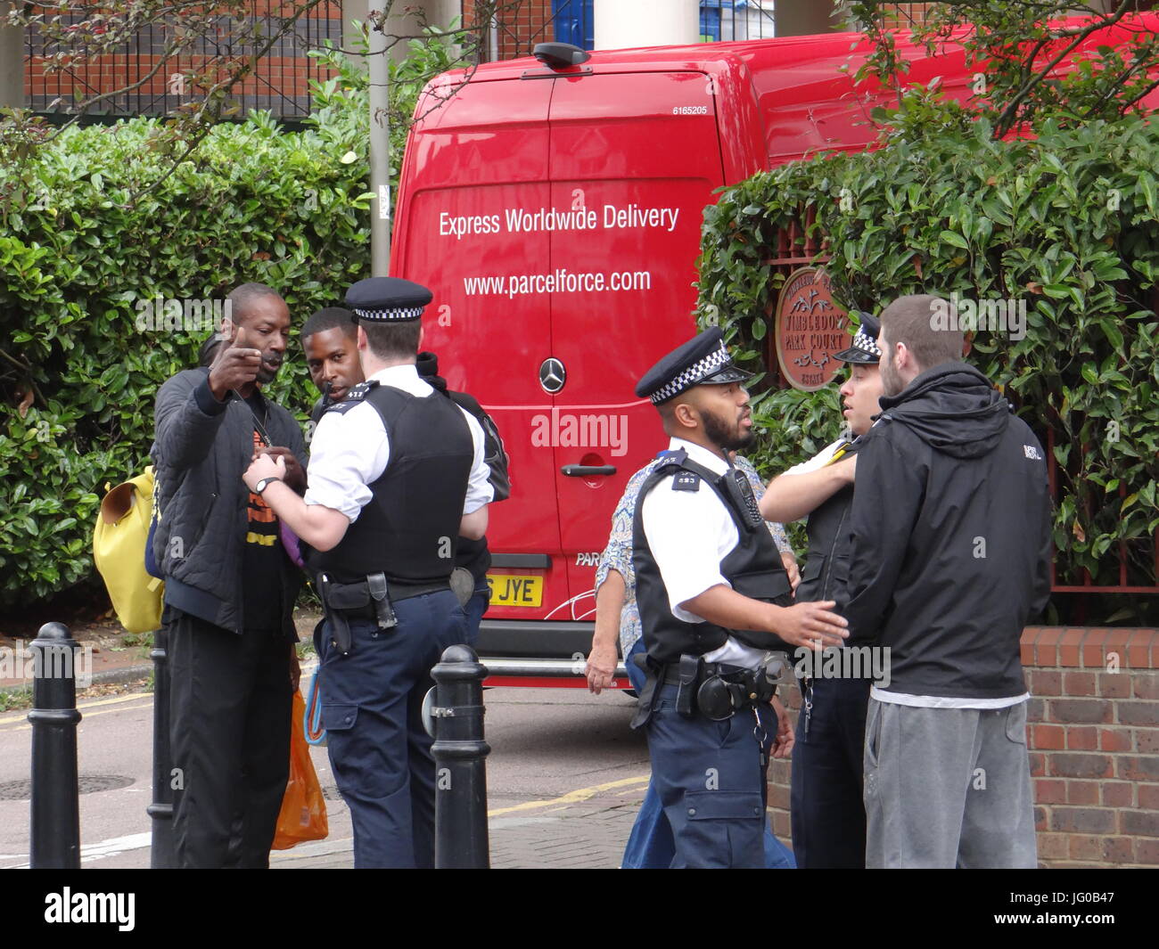 London underground security poster hi-res stock photography and images ...