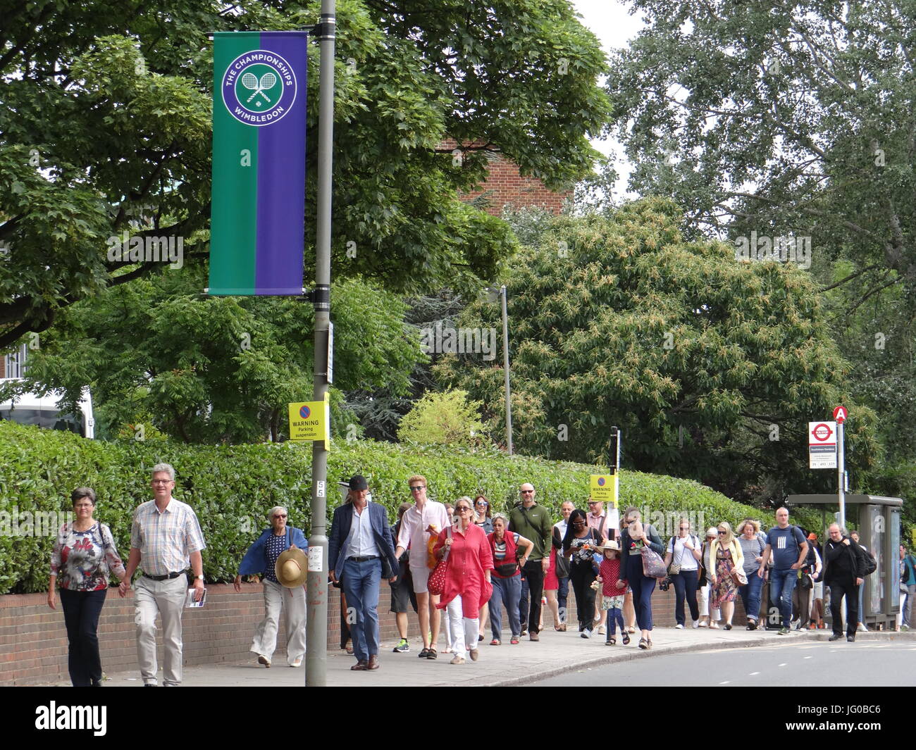 2017 People Camp And Queue For The Tickets To The Opening Of The Wimbledon Championship 2017 2017-people-camp-and-queue-for-the-tickets-to-the-opening-of-the-wimbledon-championship-2017