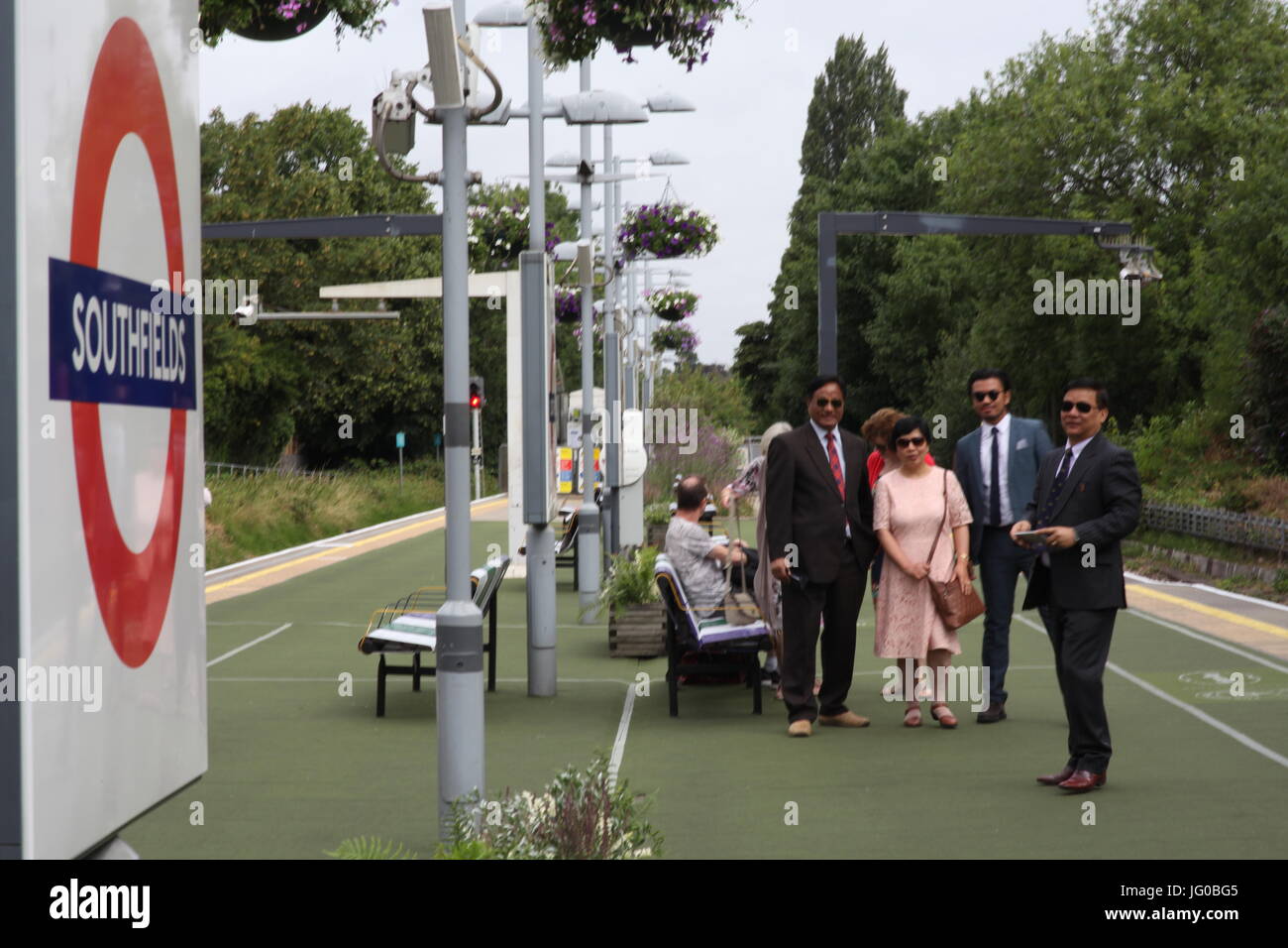 London underground security poster hi-res stock photography and images ...