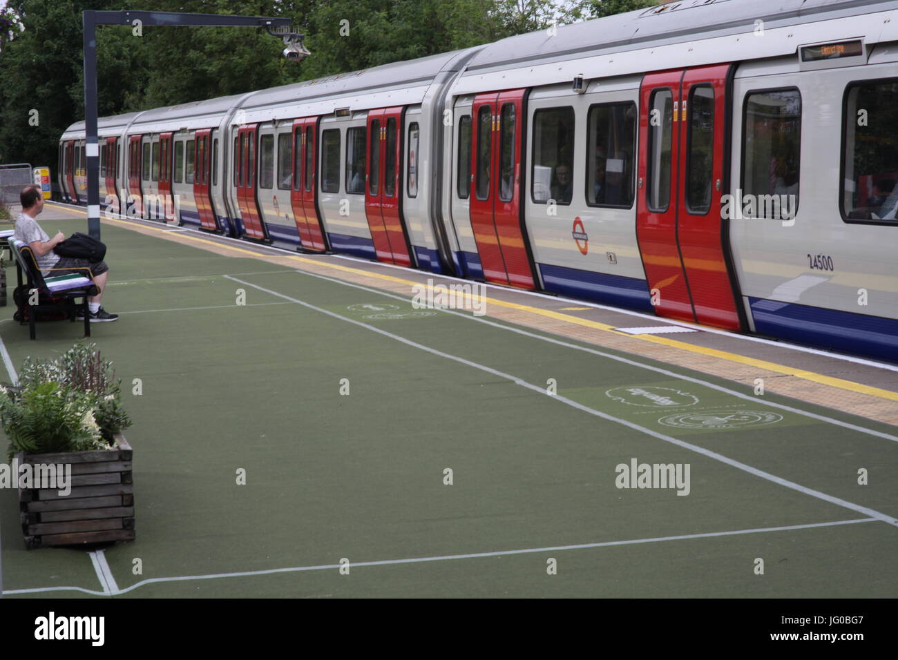 London underground security poster hi-res stock photography and images ...