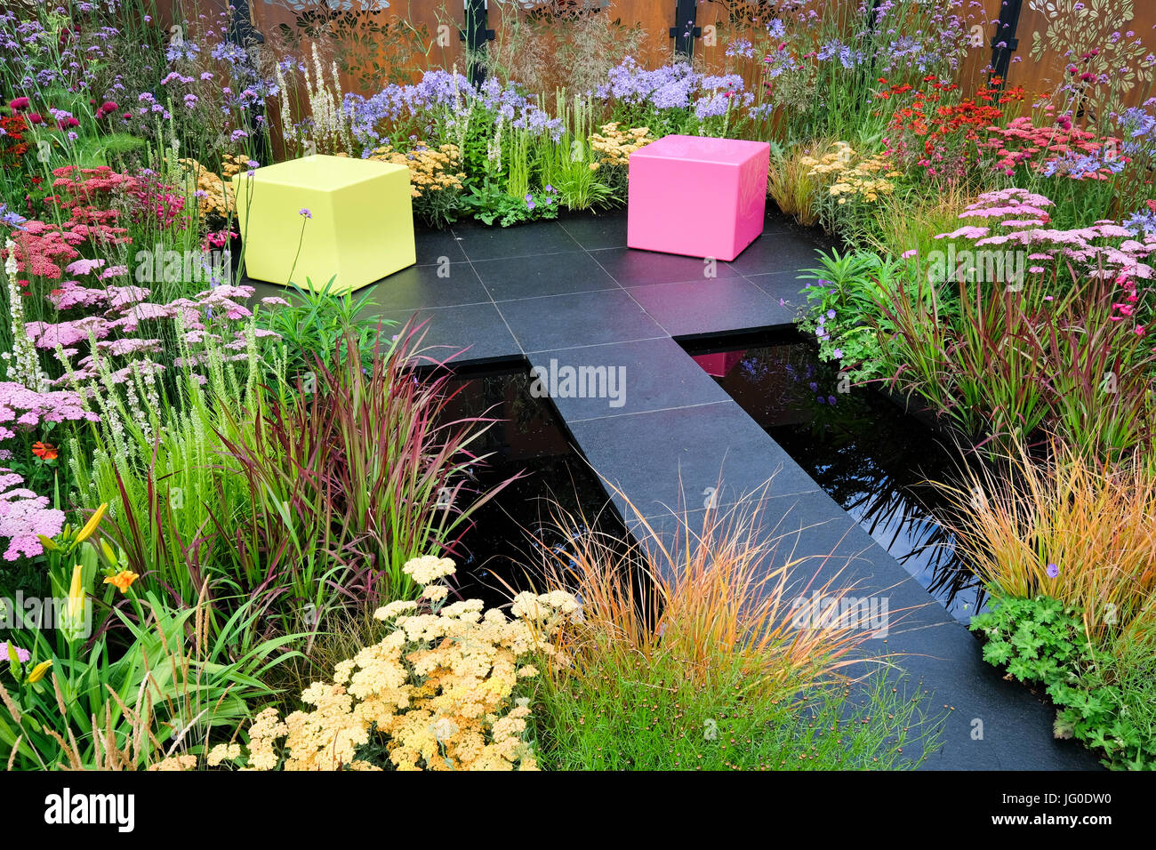 Hampton Court, England, UK. 3rd July, 2017. The Colour Box show garden ...