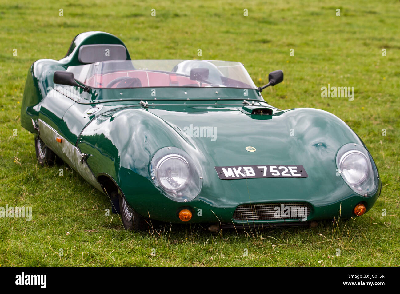 1967 60s Green MG Midget Classic; collectable restored vintage vehicles ...