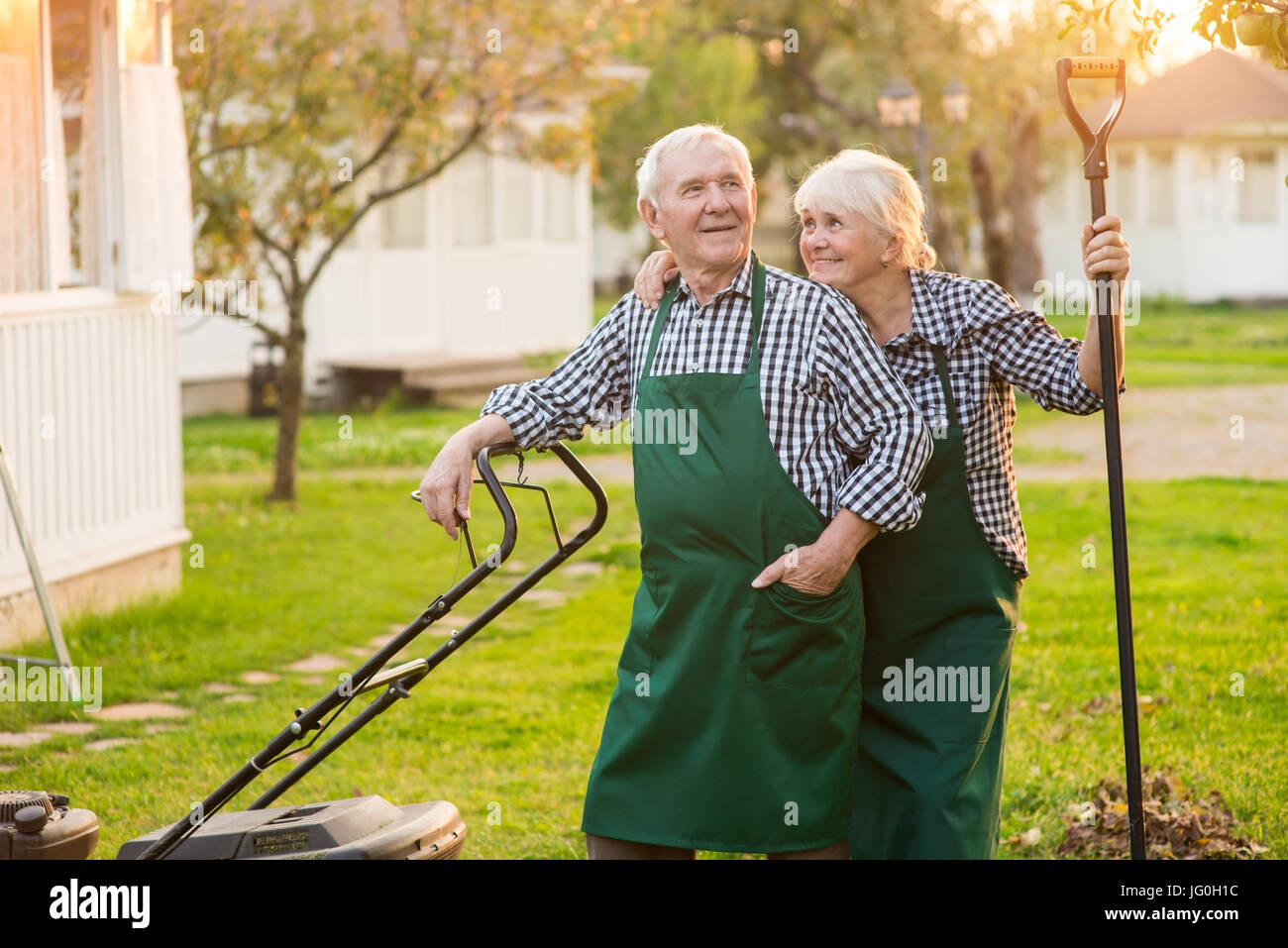 Family gardeners hi-res stock photography and images - Alamy