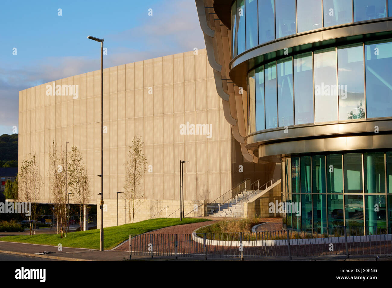 University of huddersfield queensgate campus hi-res stock photography ...