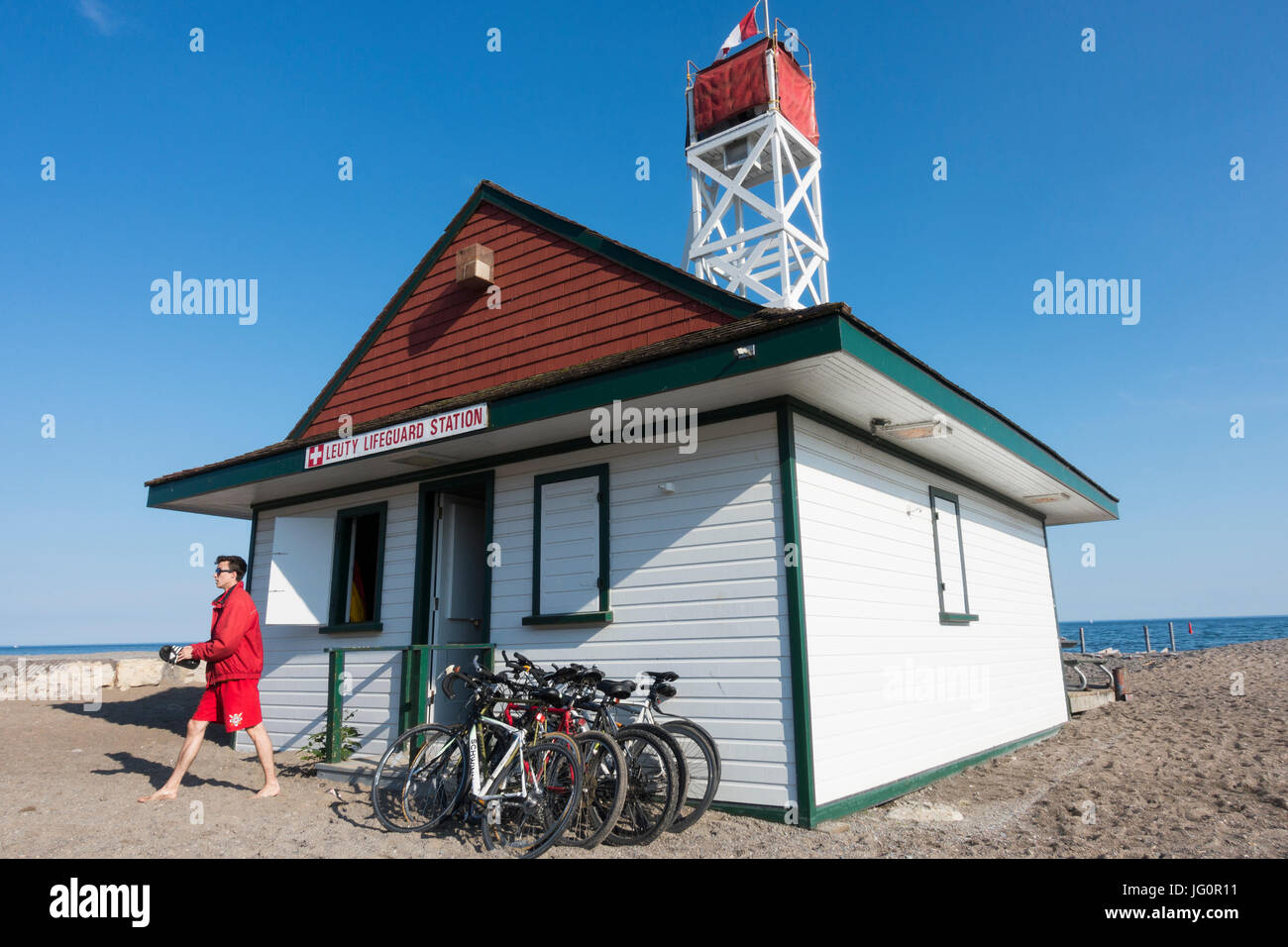 Lifeguard station hi-res stock photography and images - Alamy