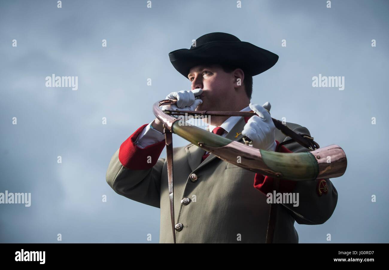 Ripon City Hornblower Wayne Cobbett blows a horn, a centuries-old ...