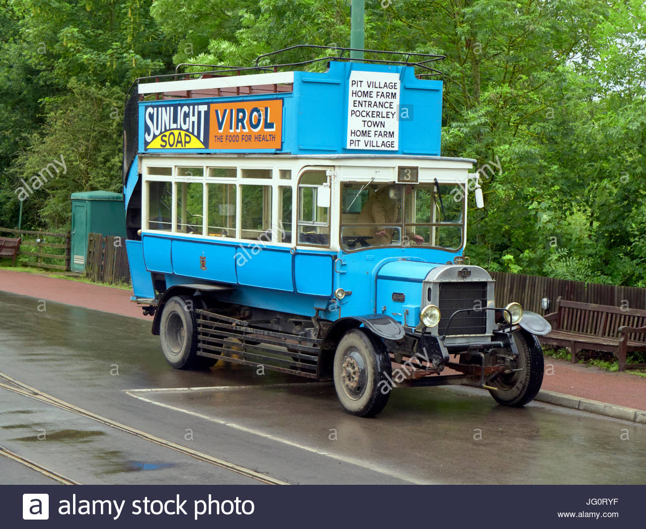 B Type Buses High Resolution Stock Photography and Images - Alamy