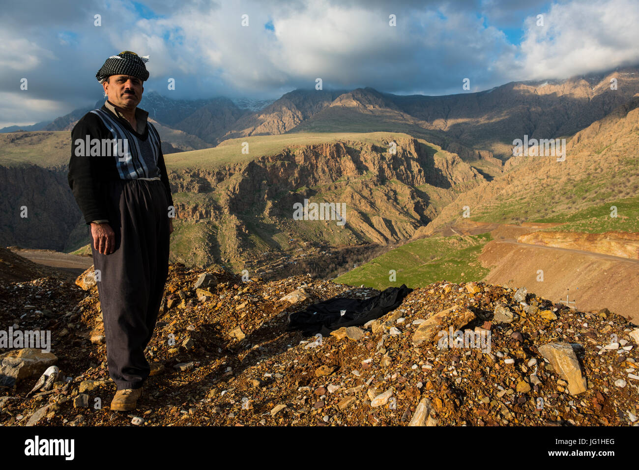 Kurdish man hi-res stock photography and images - Alamy