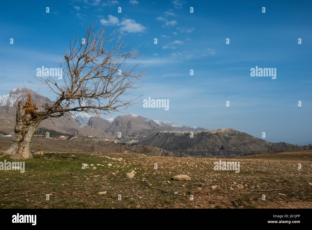 The mountain village of Amadiya set in the high mountains of Iraq ...