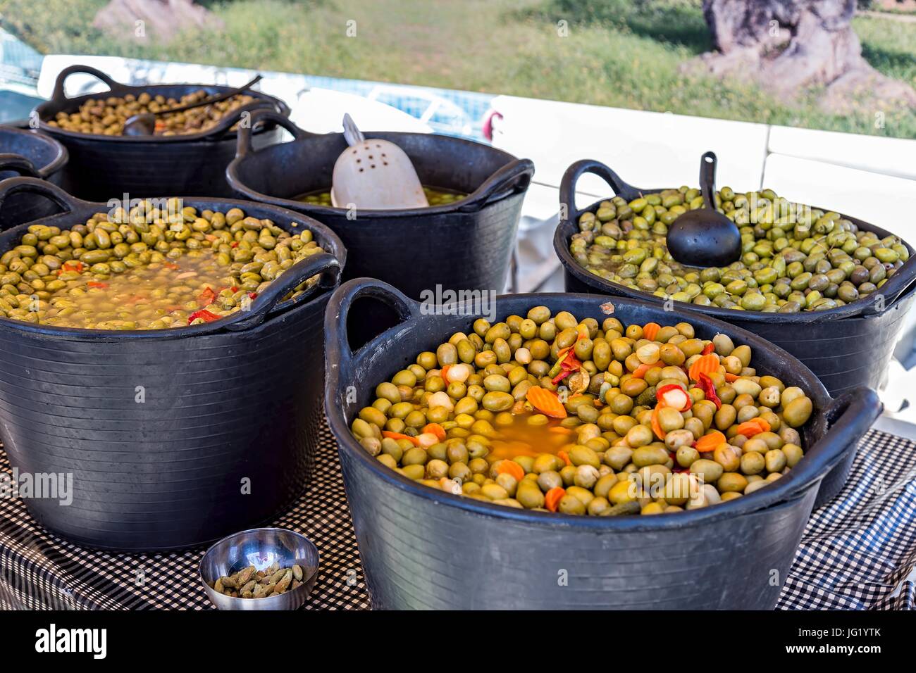 Olive market hi-res stock photography and images - Alamy