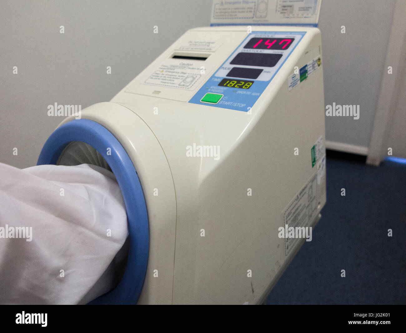 Blood pressure machine hi-res stock photography and images - Alamy